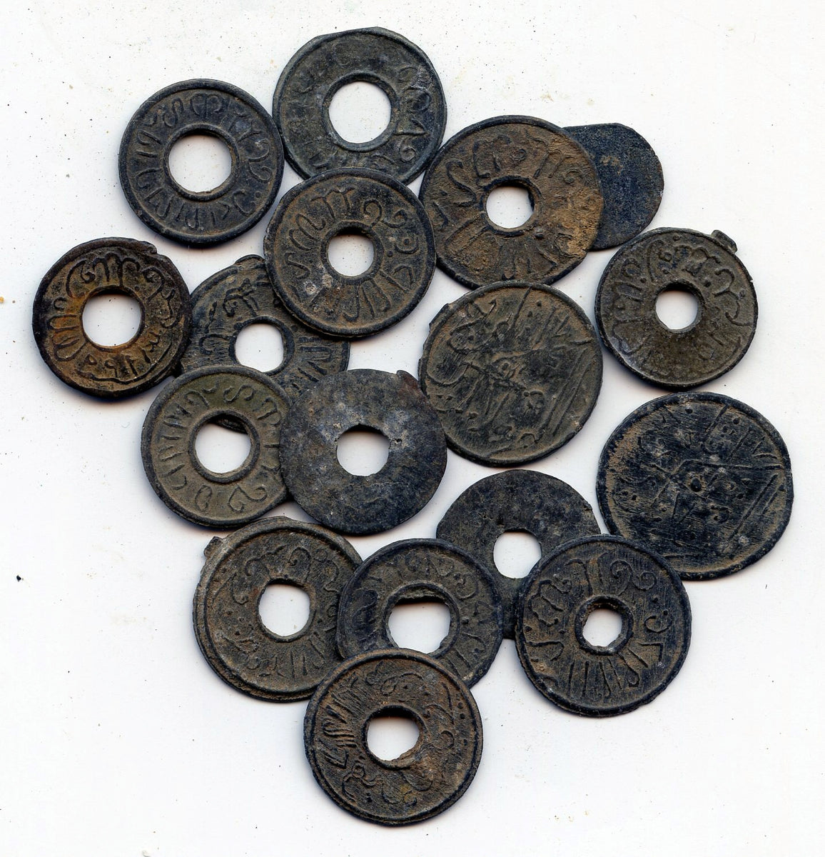 Nice lot of 17 rare tin pitis, 1700s-early 1800s, Palembang Sultanate ...