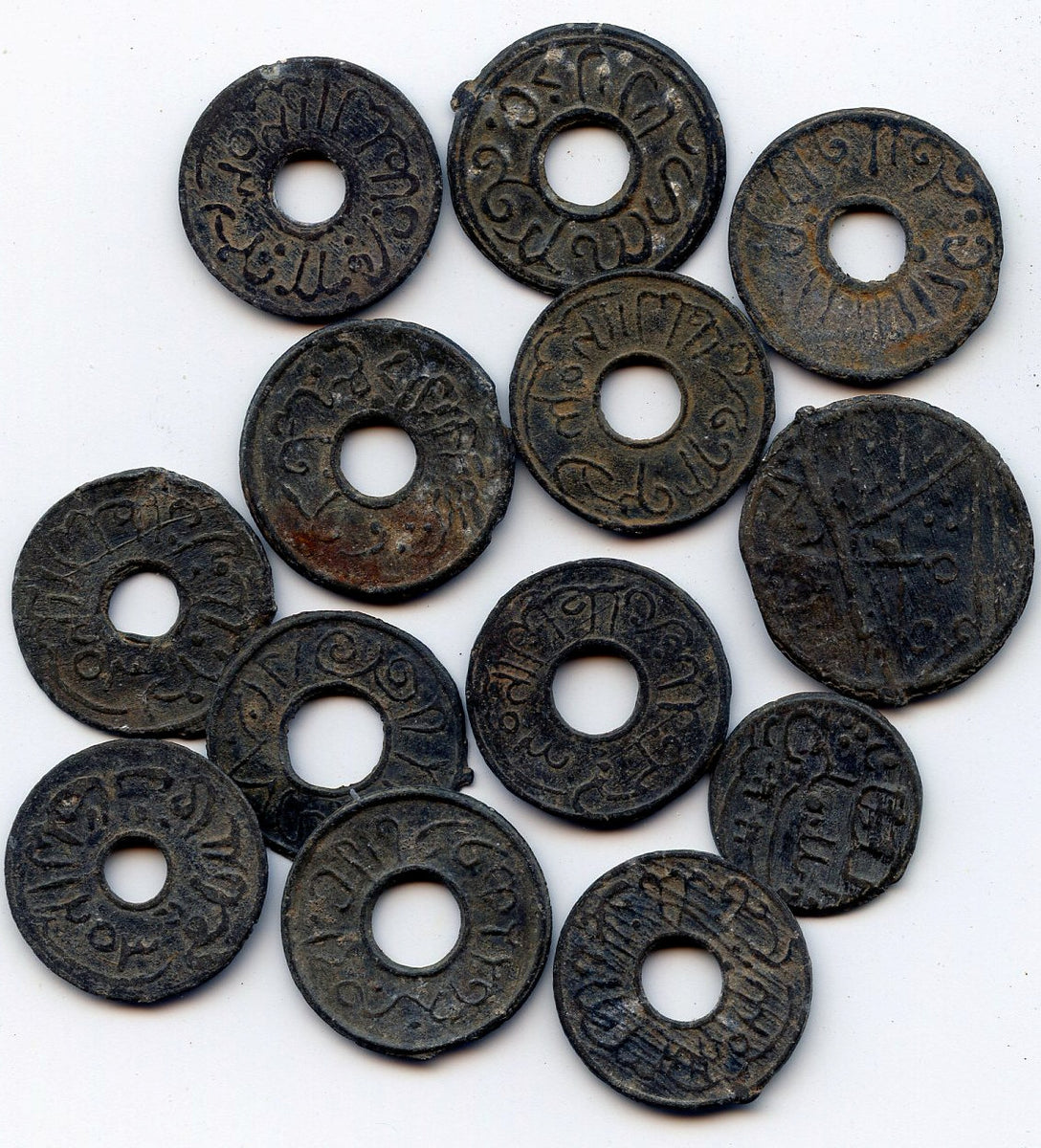 Nice lot of 13 rare tin pitis, 1700s-early 1800s, Palembang Sultanate ...